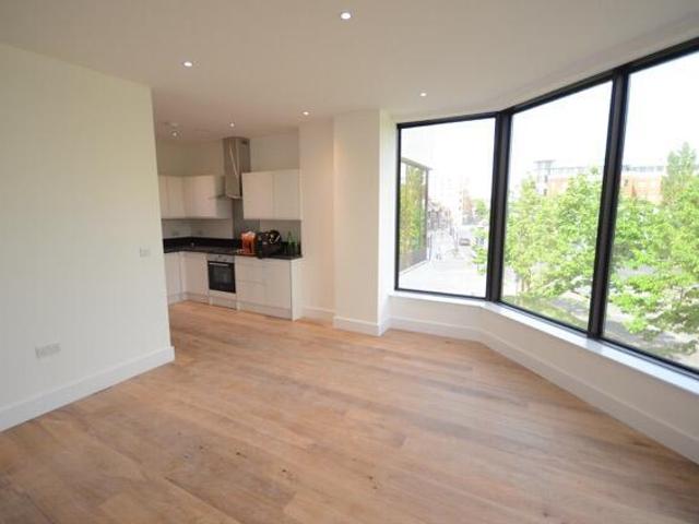 1 bedroom apartment for sale in High Street, SL1