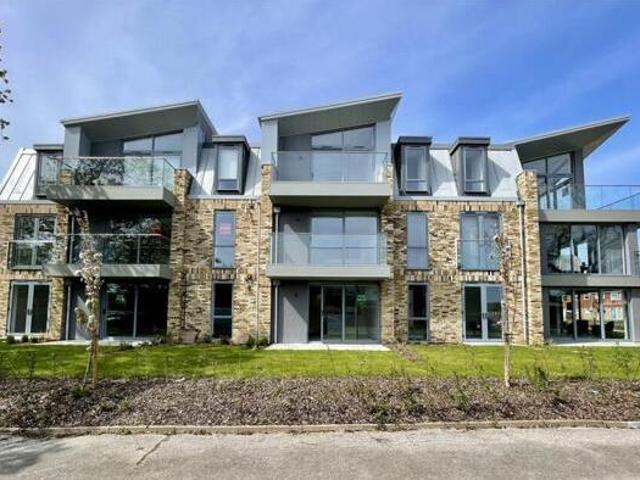 1 Bedroom Apartment For Sale In Highcliffe On Sea, Dorset