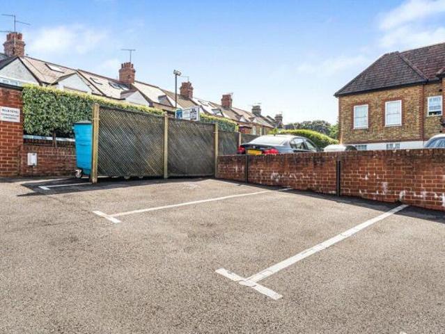 1 bedroom apartment for sale in Highfield Road, Bushey, Hertfordshire, WD23