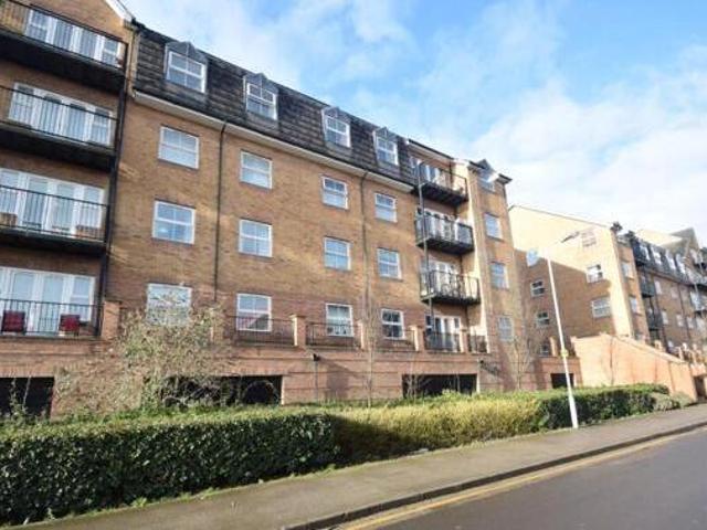 1 Bedroom Apartment For Sale In Holly Street
