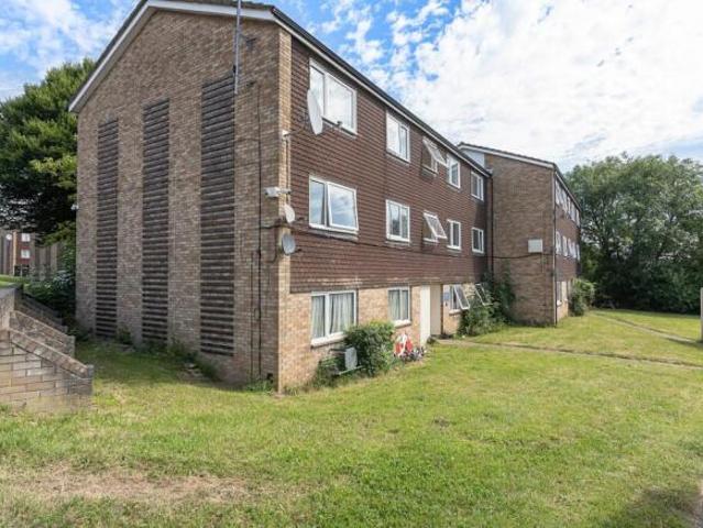 1 bedroom apartment for sale in Holyrood Crescent, St. Albans, Hertfordshire, AL1