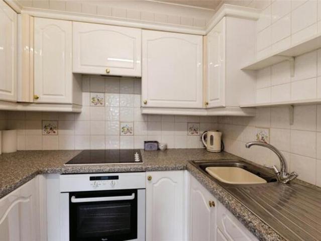1 bedroom apartment for sale in Homehurst House, Brentwood, CM15
