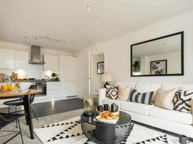 1 Bedroom Apartment For Sale In Hope Grant Road, Aldershot