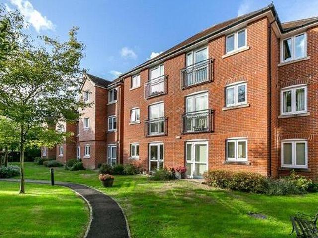1 Bedroom Apartment For Sale In Horley, Surrey