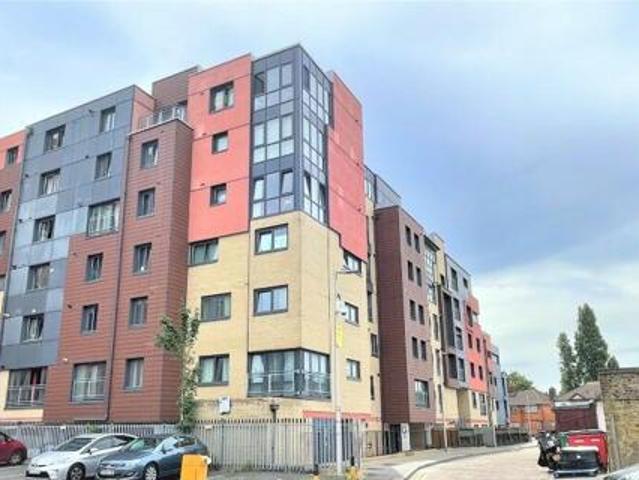 1 Bedroom Apartment For Sale In Ilford, London