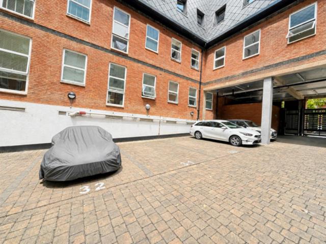 1 bedroom apartment for sale in Ingrave House, 8 Ingrave Road, Brentwood, CM15