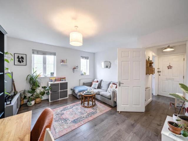 1 bedroom apartment for sale in Kelly Avenue, London, SE15