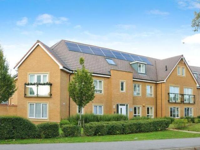 1 bedroom apartment for sale in Kenyon Way, Langley, SL3