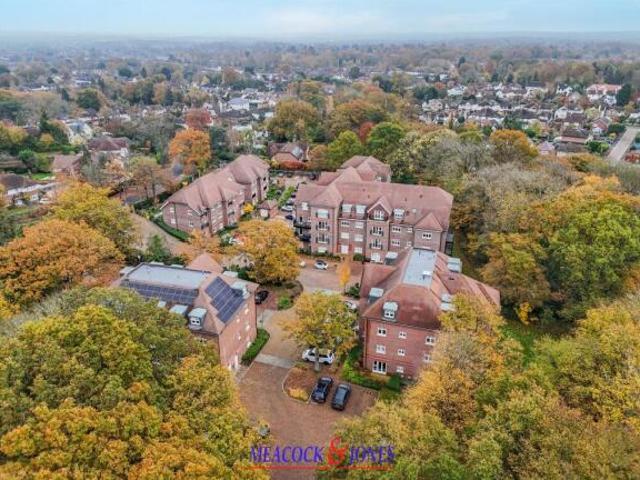 1 bedroom apartment for sale in Kestrel Close, Shenfield, CM15