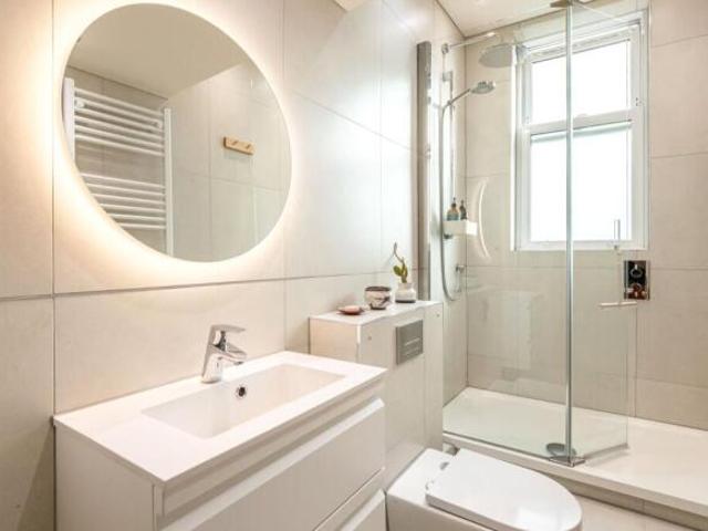 1 bedroom apartment for sale in Kinghorn Place, Edinburgh, EH6