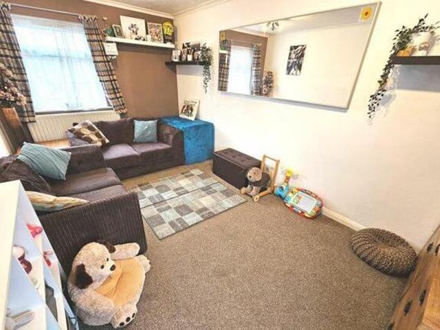 1 Bedroom Apartment For Sale In Kingswood