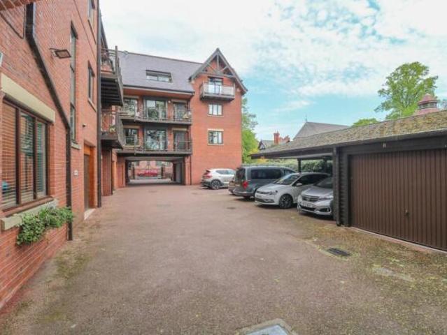1 bedroom apartment for sale in Knightsbridge Court, Chester City Centre, CH1