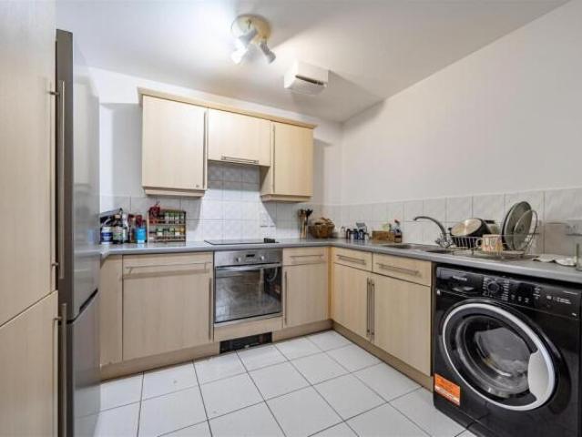 1 bedroom apartment for sale in Luscinia View, Napier Road, Reading, RG1