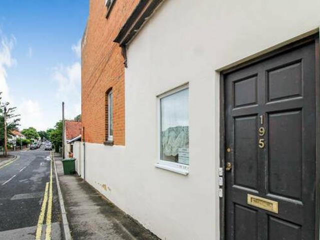 1 bedroom apartment for sale in Lynchford Road Farnborough GU14