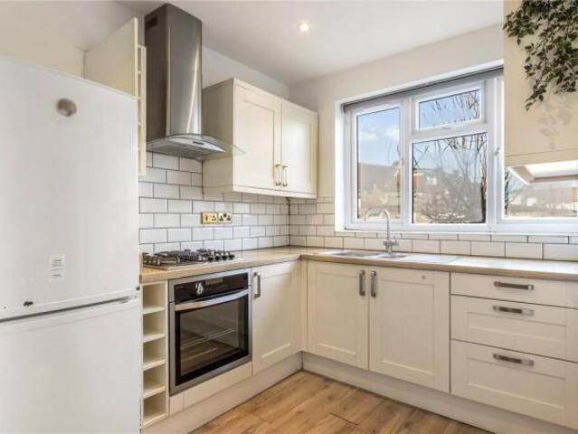 1 bedroom apartment for sale in Lyndhurst Road, London, N22