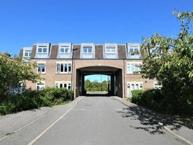 1 Bedroom Apartment For Sale In Langley, Berkshire