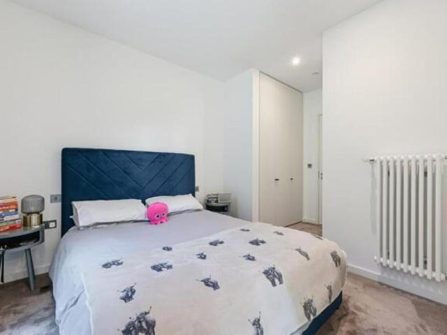1 bedroom apartment for sale in Lewis House, 1 West Bradbury Yard, Brentford, TW8