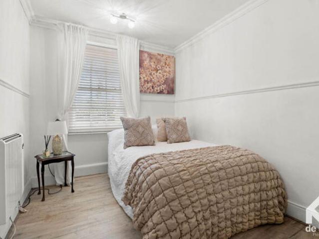 1 bedroom apartment for sale in London Road, Cheltenham, Gloucestershire, GL52