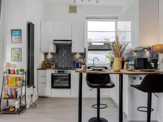 1 bedroom apartment for sale in London Road, Cheltenham, Gloucestershire, GL52