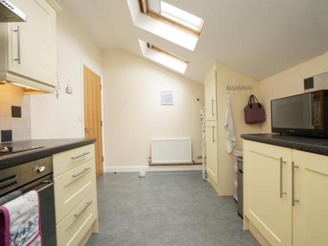1 bedroom apartment for sale in Low Lane, Horsforth, Leeds, LS18