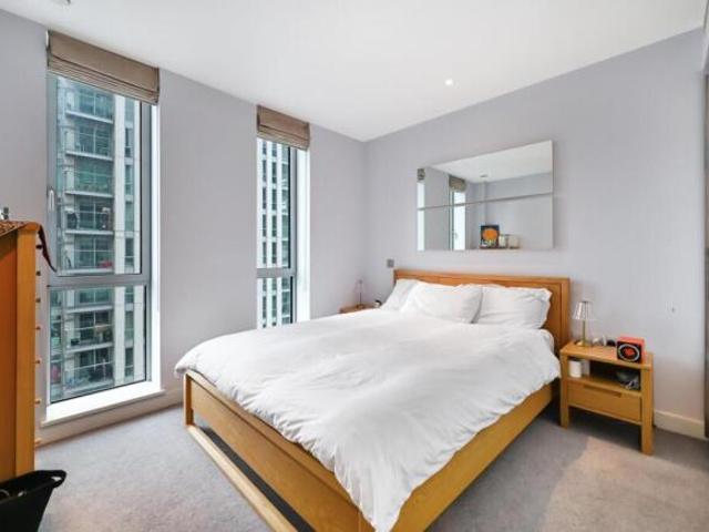 1 bedroom apartment for sale in Pan Peninsula Square, London, E14