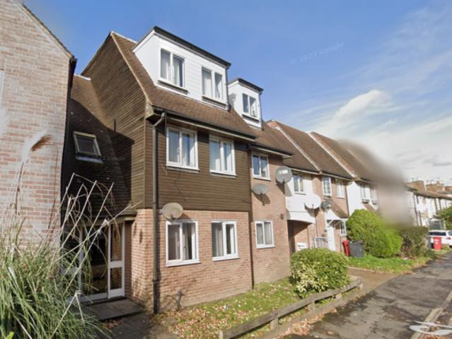 1 bedroom apartment for sale in Park Street, Slough, SL1
