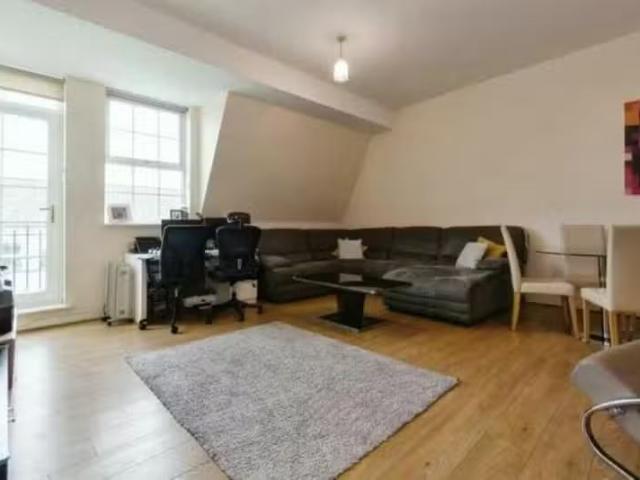1 bedroom apartment for sale in Park View House, Main Street.