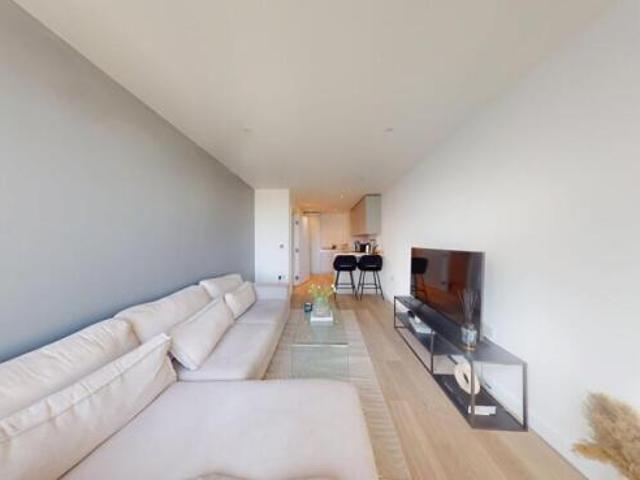 1 bedroom apartment for sale in Pinnacle Apartments, 11 Saffron Central Square, Wellesley Road, CR0