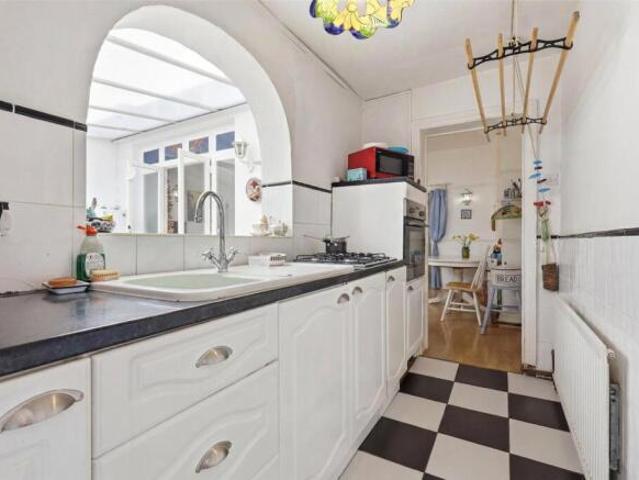 1 bedroom apartment for sale in Plas Newydd, Thorpe Bay, Essex, SS1