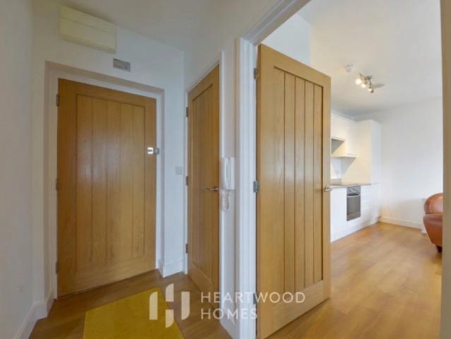 1 bedroom apartment for sale in Porters Wood, St. Albans, AL3 6DG, AL3
