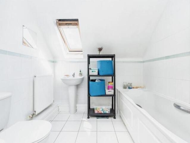 1 bedroom apartment for sale in Premier Place, Watford, WD18