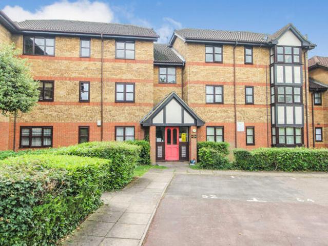 1 bedroom apartment for sale in Redwood Grove, Bedford, MK42