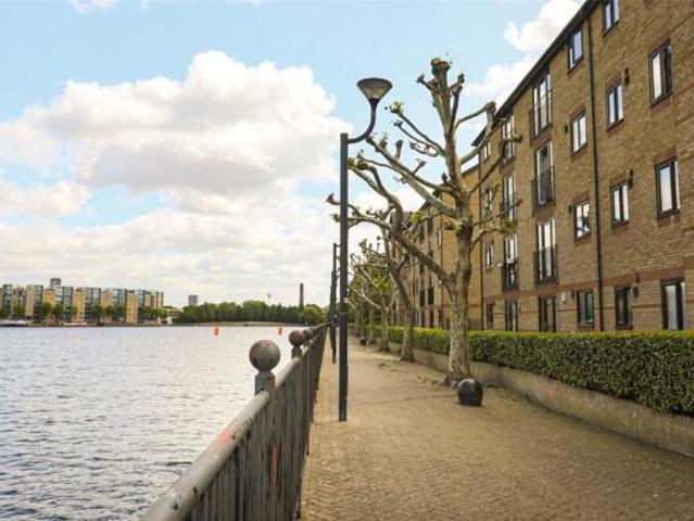 1 bedroom apartment for sale in Ringwood Gardens, Mudchute, E14