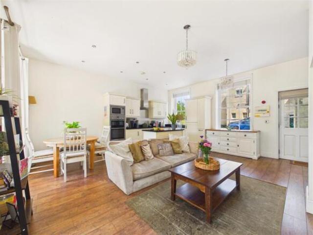 1 bedroom apartment for sale in Riplingham Road, Raywell, Cottingham, HU16