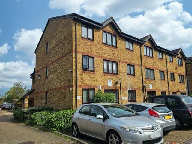 1 Bedroom Apartment For Sale In Romford