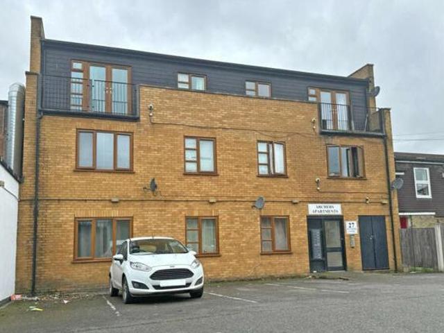 1 Bedroom Apartment For Sale In Romford, Essex
