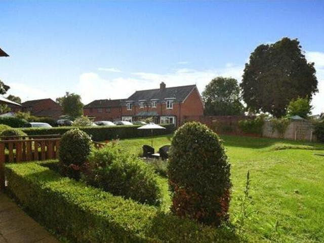 1 Bedroom Apartment For Sale In Romsey