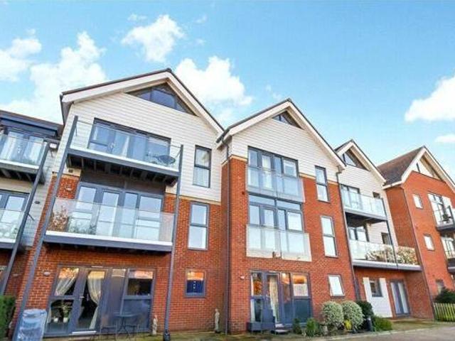1 Bedroom Apartment For Sale In Romsey
