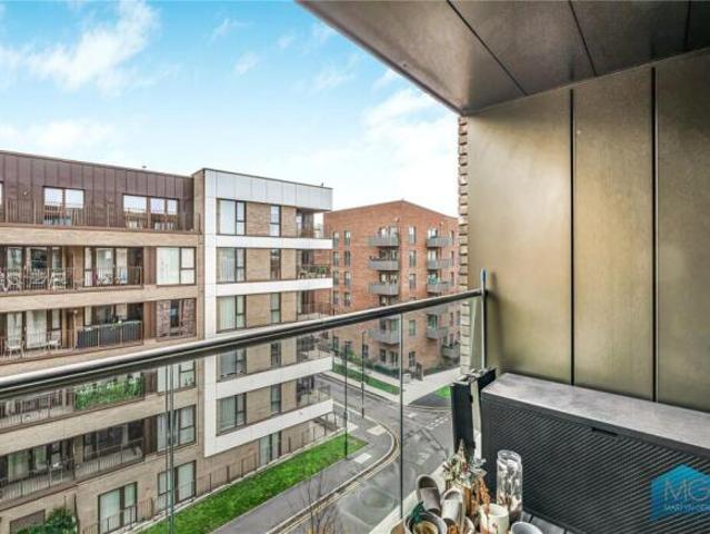 1 bedroom apartment for sale in Royal Engineers Way, Mill Hill, London, NW7
