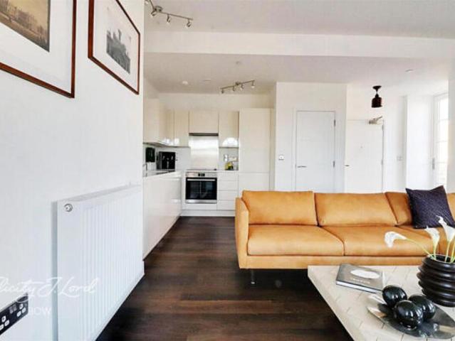 1 bedroom apartment for sale in St Clements Avenue, London, E3
