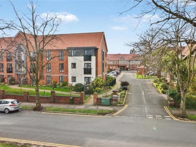 1 bedroom apartment for sale in St Edmunds Court, Off Street Lane, Roundhay, Leeds, LS8