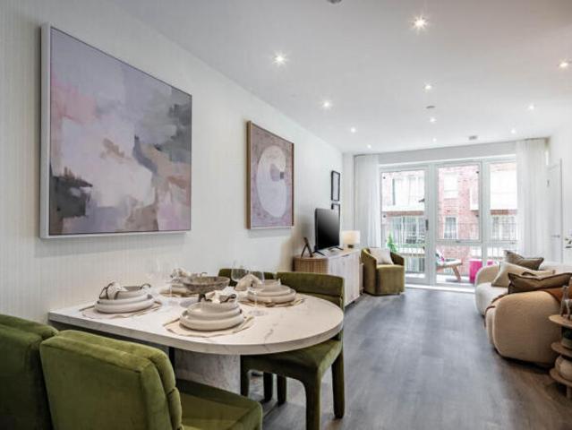 1 bedroom apartment for sale in Station Approach, South Oxhey, WD19 7DT, WD19
