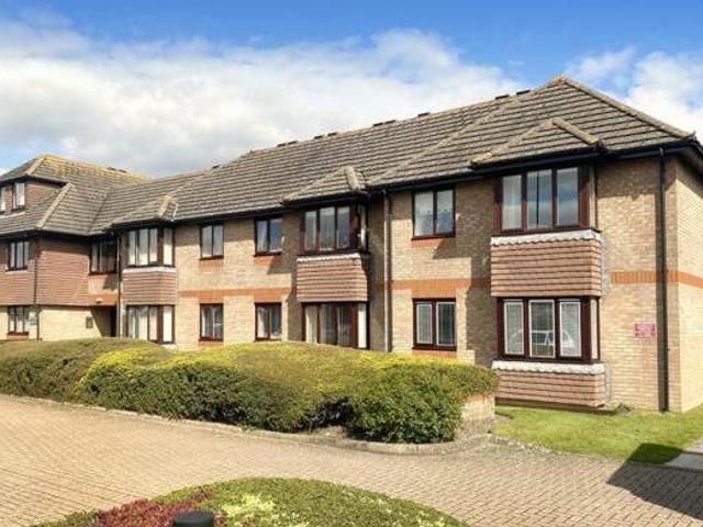 1 Bedroom Apartment For Sale In Station Road