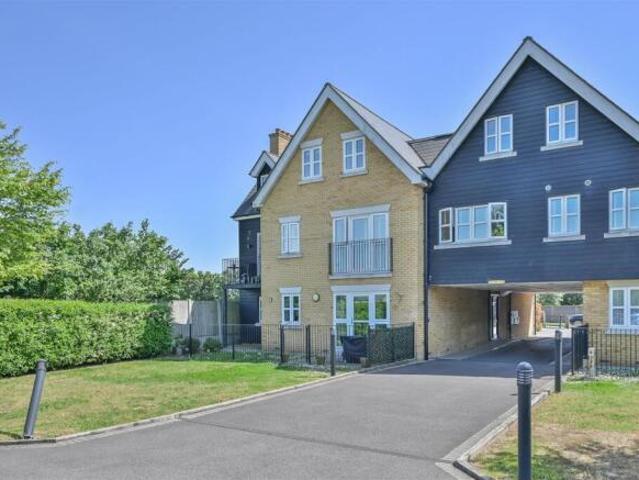 1 bedroom apartment for sale in Station Road, West Horndon, Brentwood, CM13