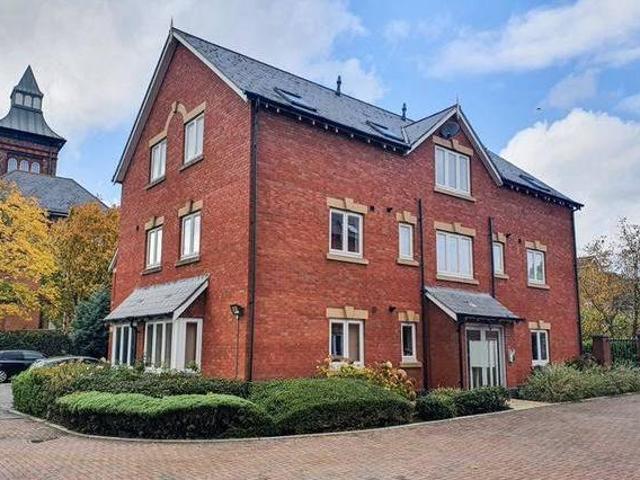 1 bedroom apartment for sale in Stonebrack Piece Gloucester GL4