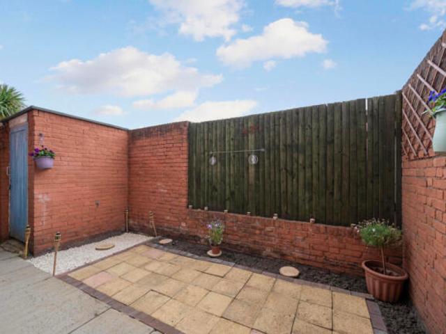 1 bedroom apartment for sale in Stourhead Gardens, Raynes Park, SW20
