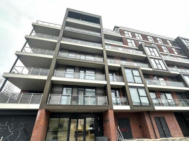 1 Bedroom Apartment For Sale In Salford, Manchester