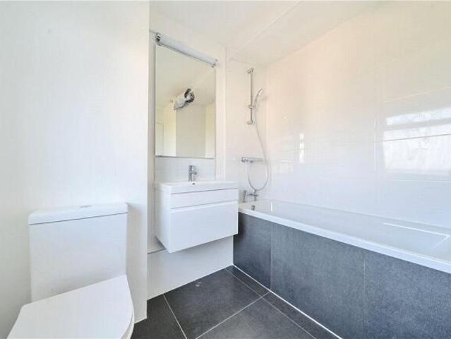 1 bedroom apartment for sale in Sangley Road, London, SE6