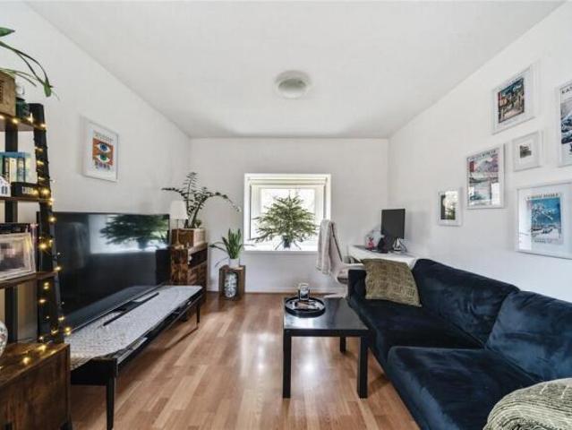 1 bedroom apartment for sale in Shipwright Road, London, SE16