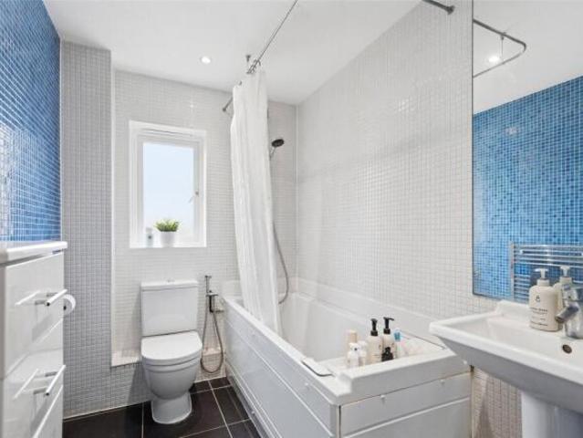 1 bedroom apartment for sale in Silver Place, Watford, Hertfordshire, WD18